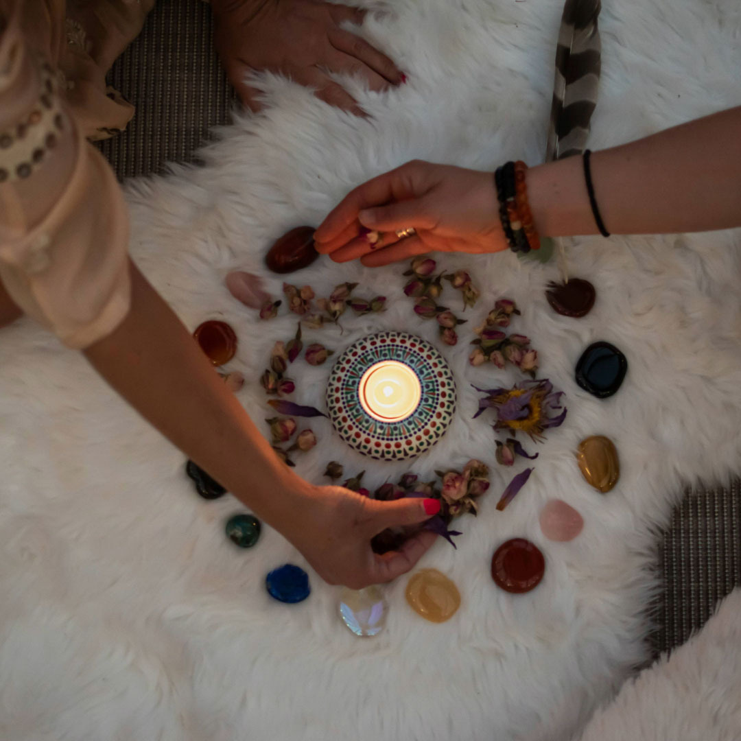 De magie van cirkels, cacao en Corfu • Interview met Magic… | Bloom